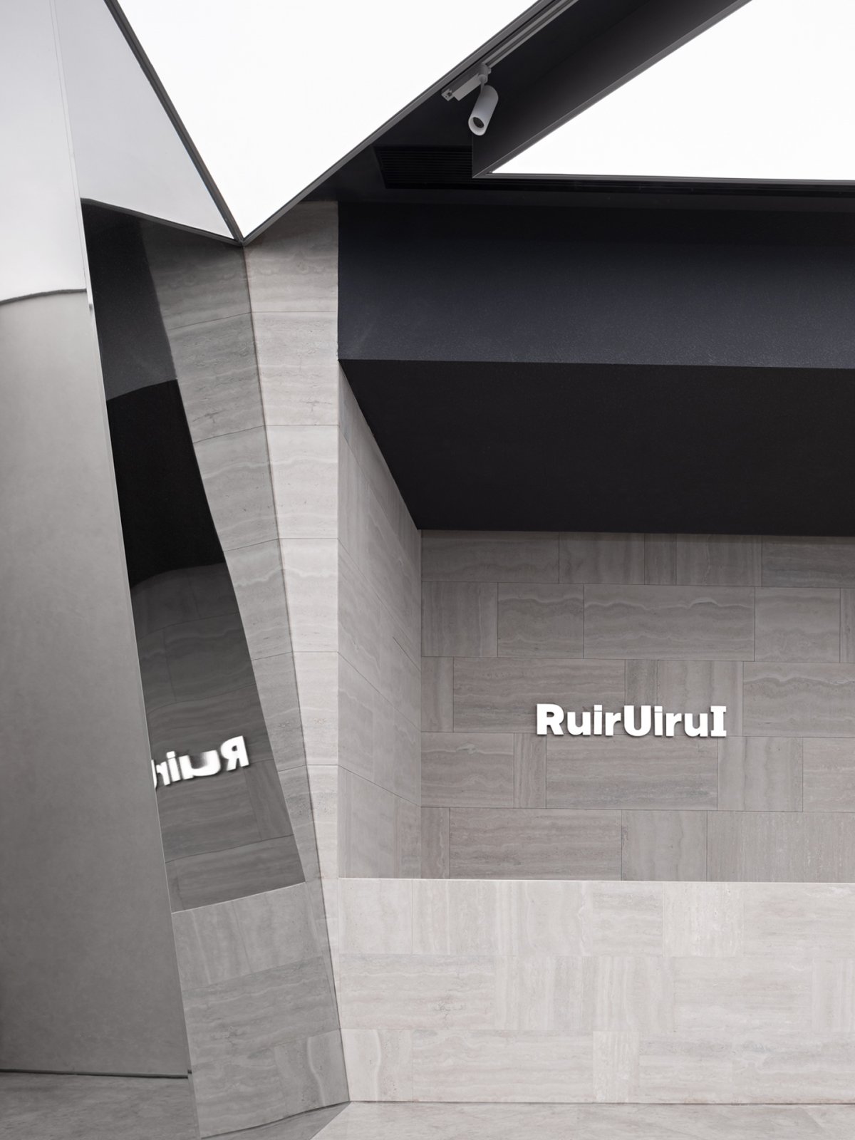 YinjiSpace - WE DESIGN x RuirUiruI Flagship Store in South China